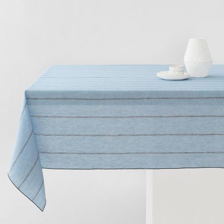 How to Set an Eye-Catching Summer Tablescape